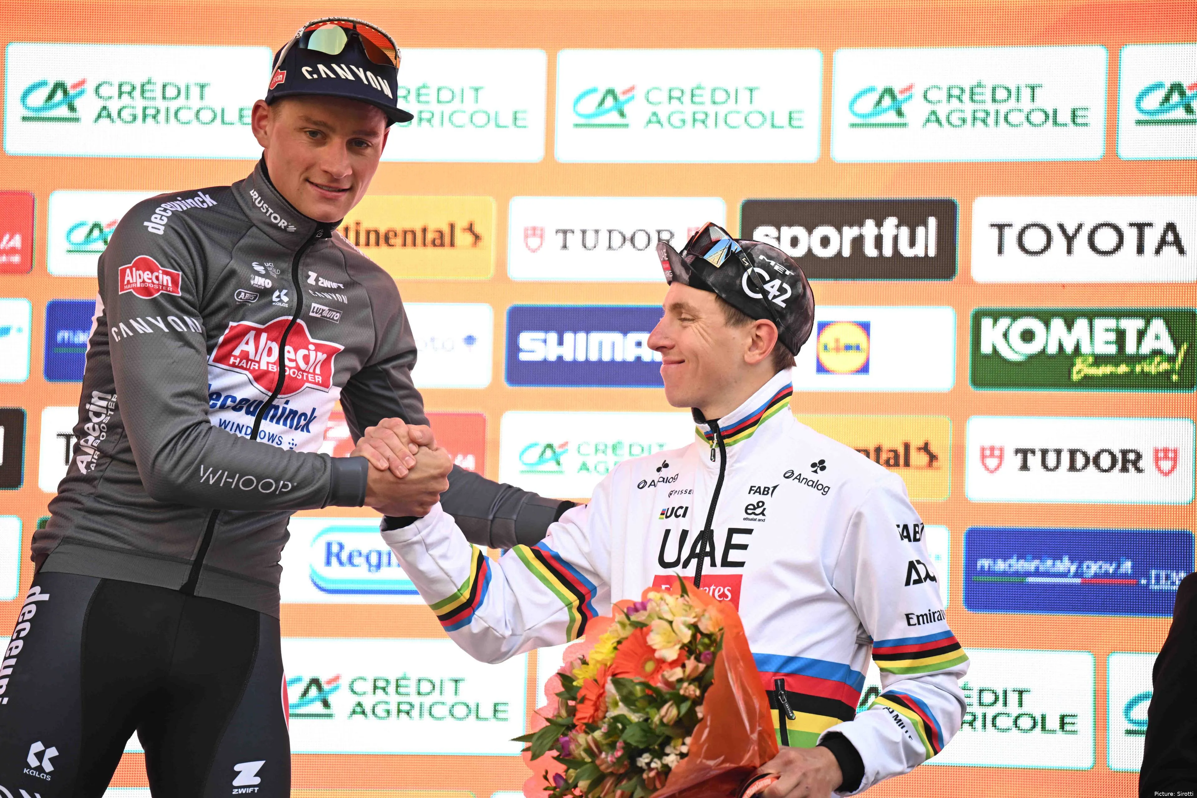 "Tadej Pogacar en ik steken momenteel boven de rest uit" - Mathieu van der Poel ziet één grote ...